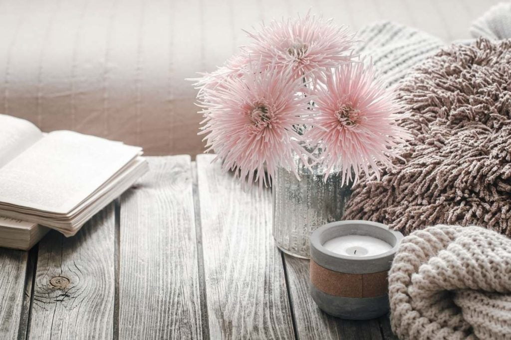 How To Bring More Cozy Into Your Life with Hygge | Sassy Sister Stuff