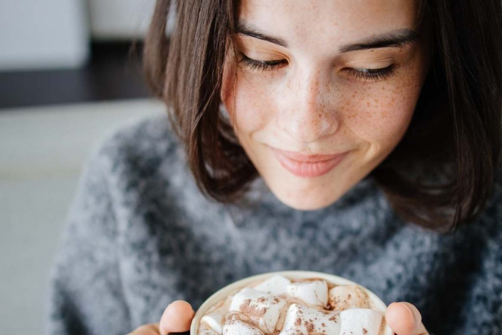 How To Bring More Cozy Into Your Life with Hygge | Sassy Sister Stuff