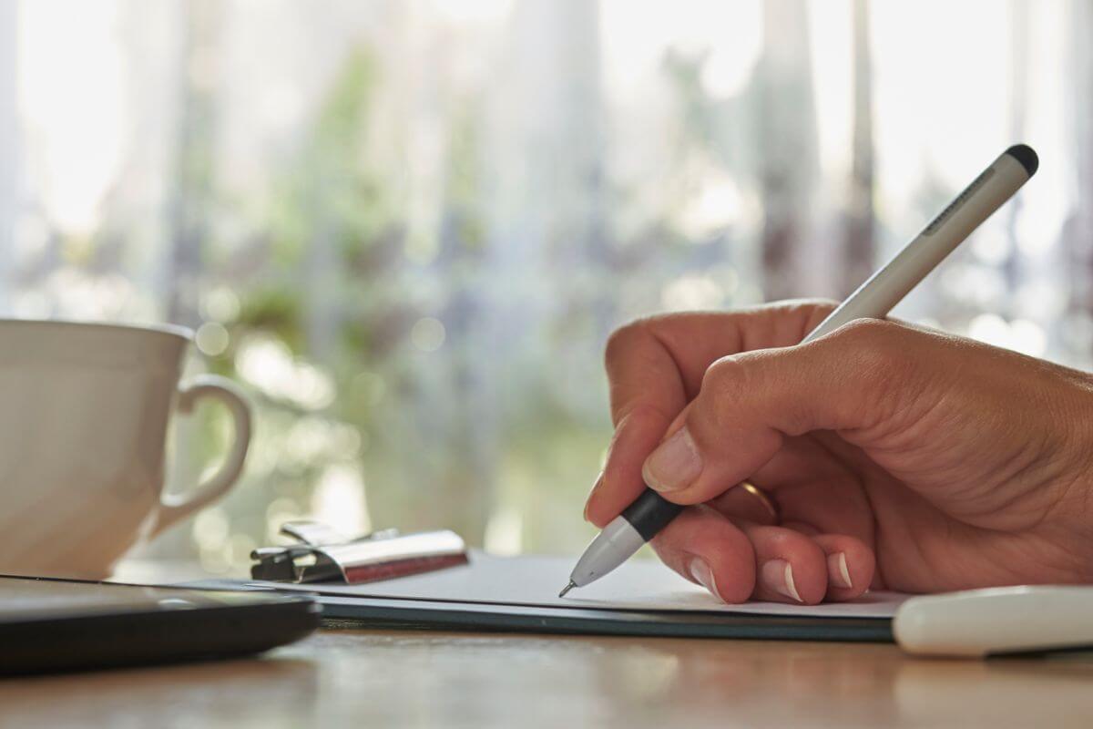 A Comprehensive Caring for Aging Parents Checklist | Sassy Sister Stuff