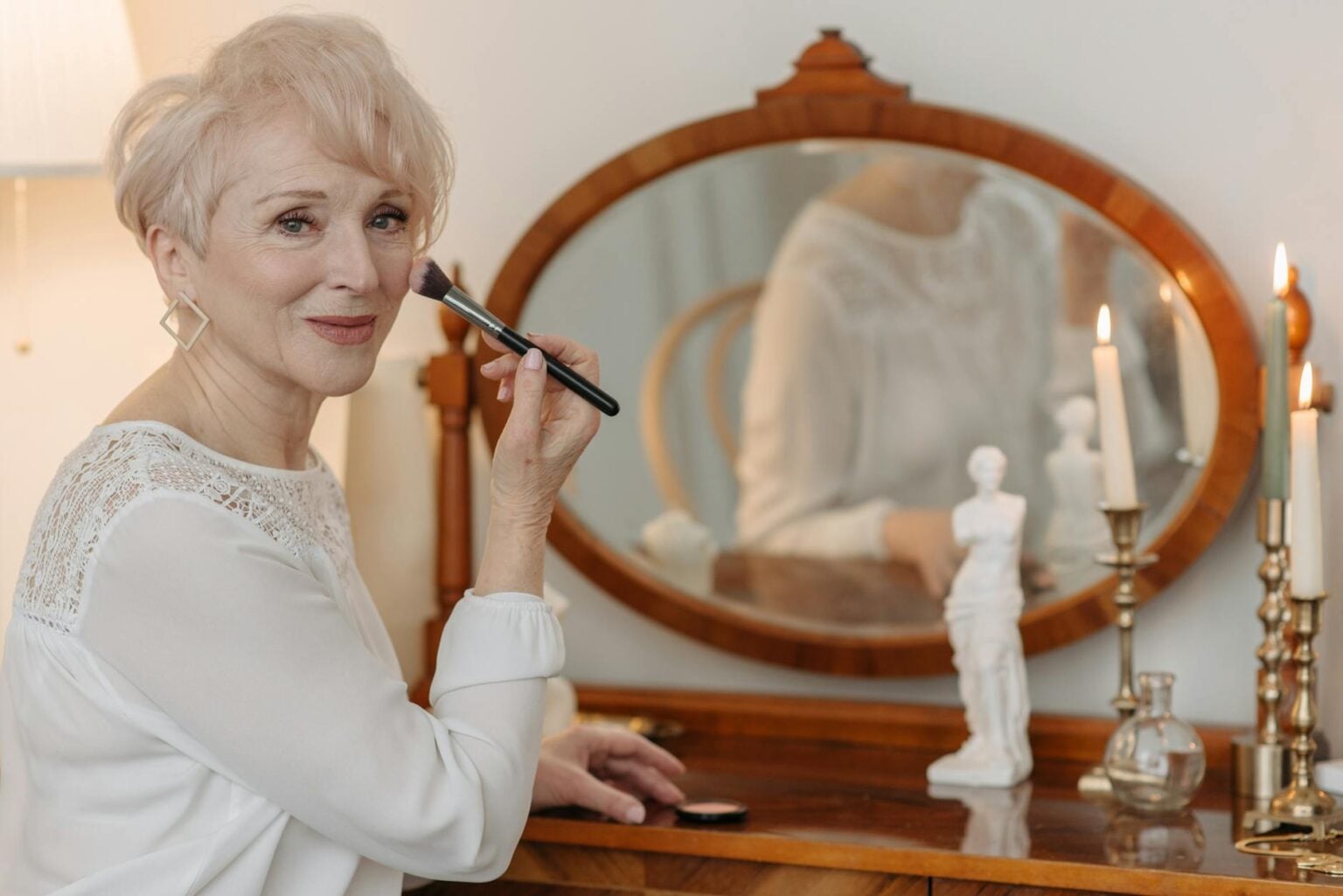 15 Beauty Rules Older Women Need to Stop Following for a Fresh Look ...
