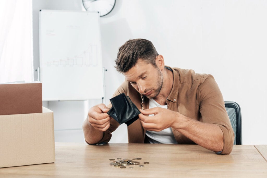 20 Bad Financial Habits That Drain Your Bank Account | Sassy Sister Stuff