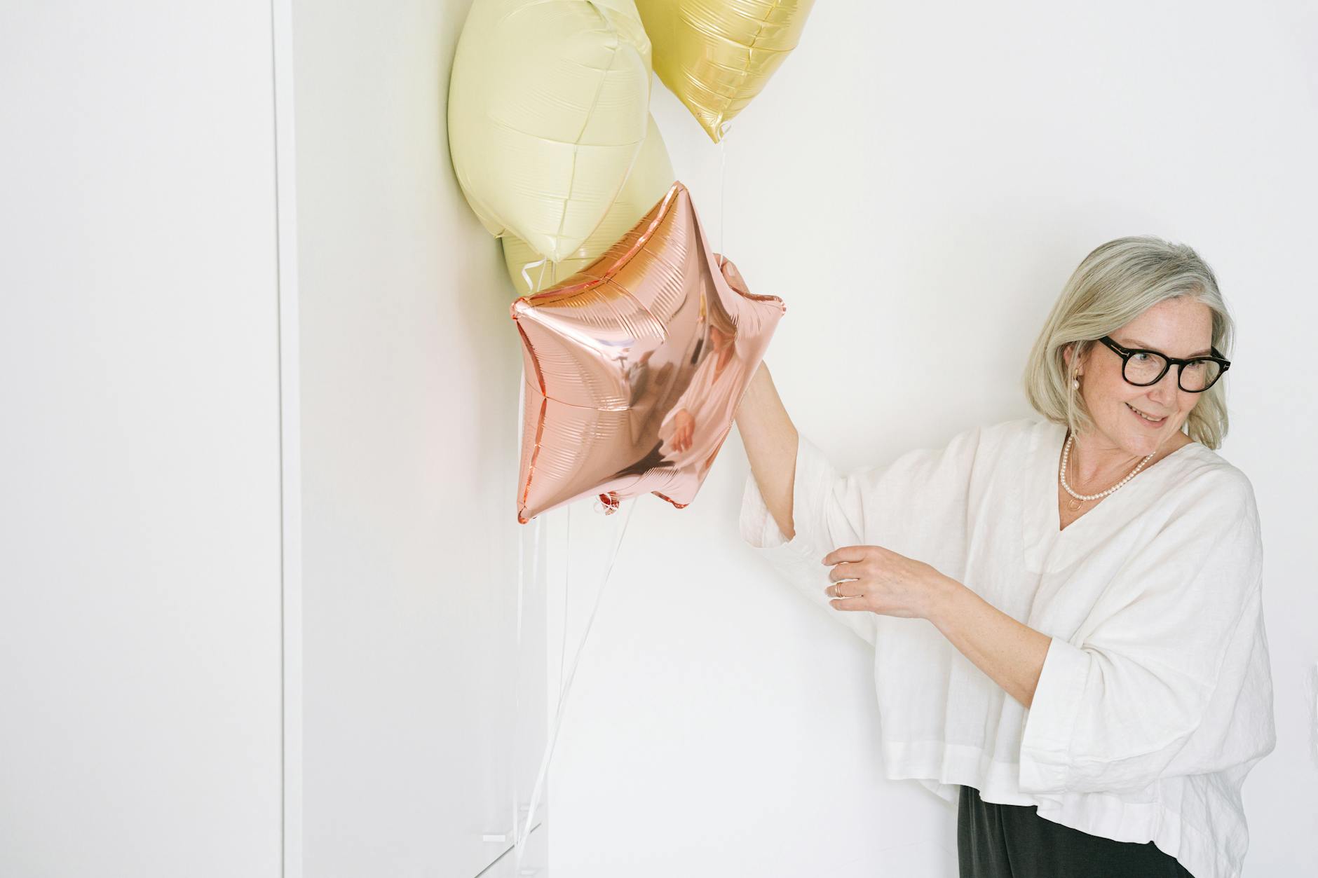 15 Reasons Why Being Single Over 40 Is Actually Empowering and Full of ...