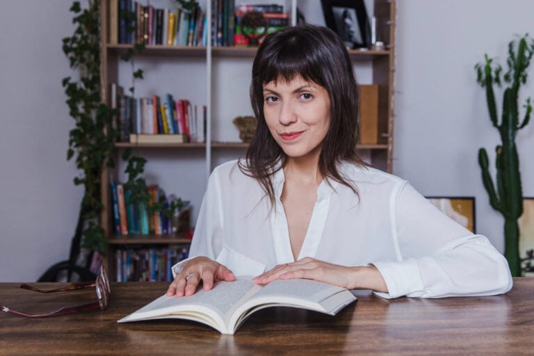 15 Books Every Woman Over 40 Should Read at Least Once for a Fun and ...