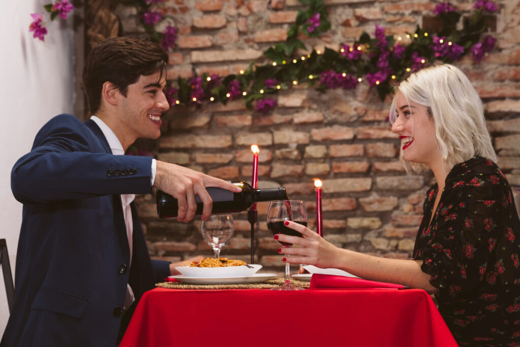 10 Red Flags Men Look for on First Dates and What They Really Mean ...