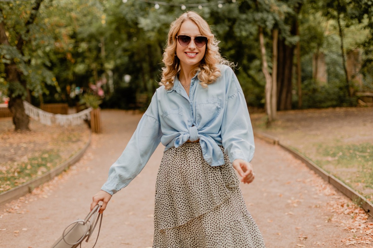 10 Social Faux Pas Women Over 40 Should Stop Making Now to Boost ...