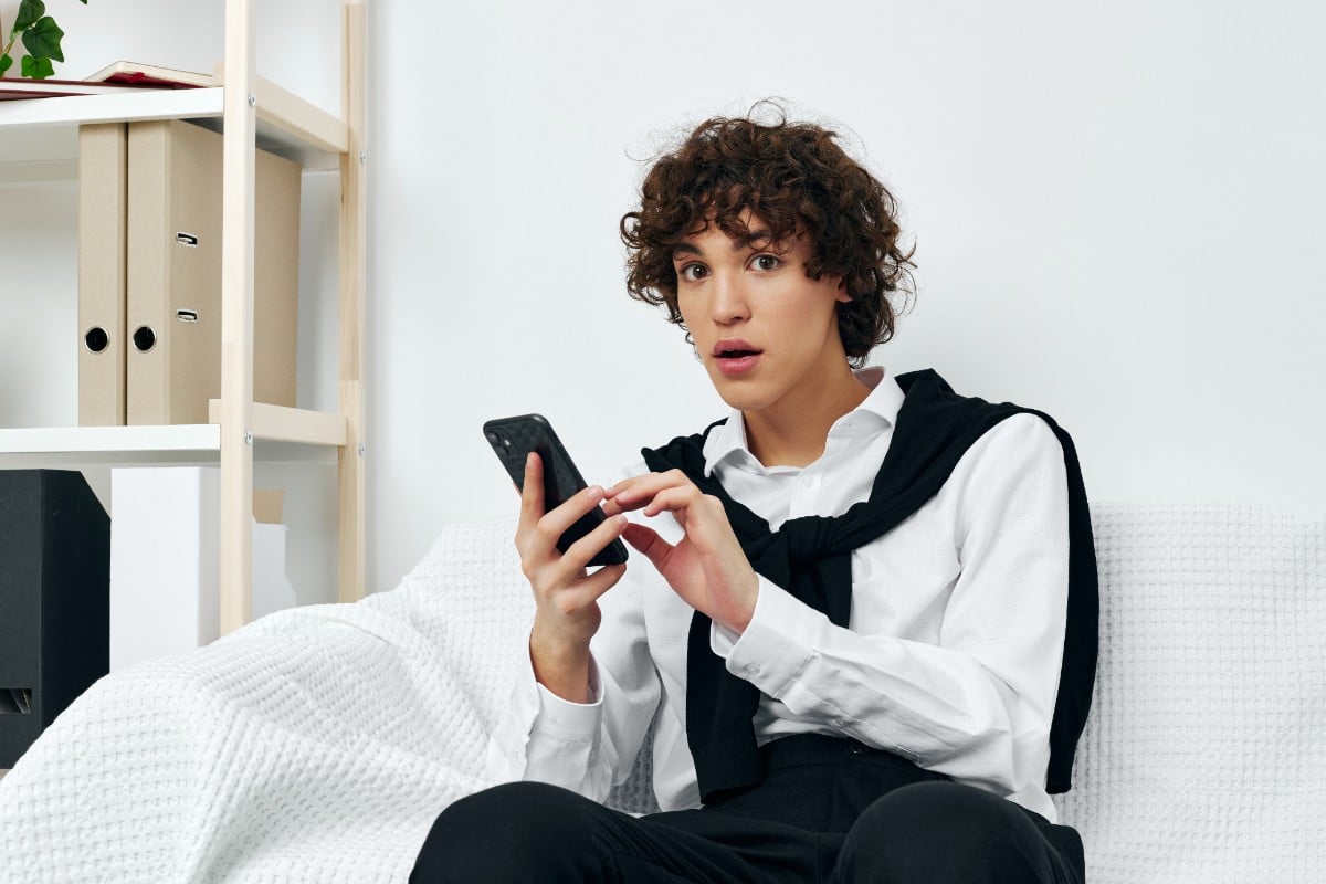 10 Old‑School Electronics That Make Gen Z Scratch Their Heads | Sassy ...