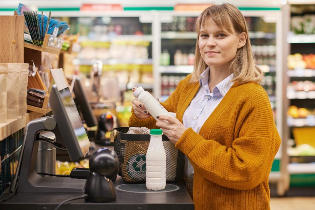 13 Things People Do at Self‑Checkout That Always Cause Chaos | Sassy ...