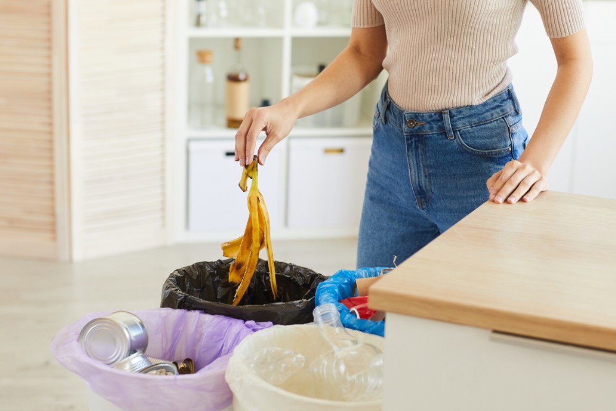 15 Pet Peeves Roommates Never Stop Arguing About | Sassy Sister Stuff
