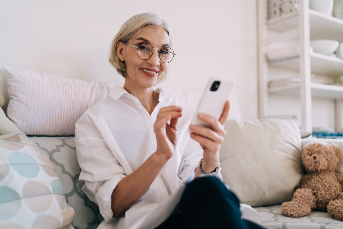 12 Things Women Over 50 Think Every Time They Join a Group Chat | Sassy ...