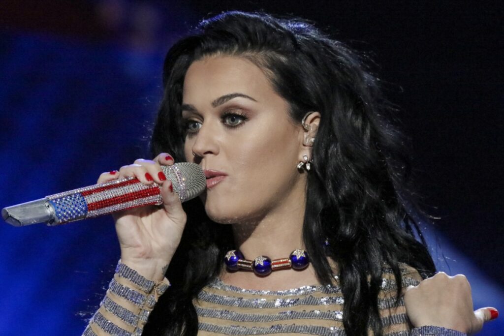 Katy Perry Plays ‘Don’t React’ Game on Tron Roller Coaster, Face Card ...