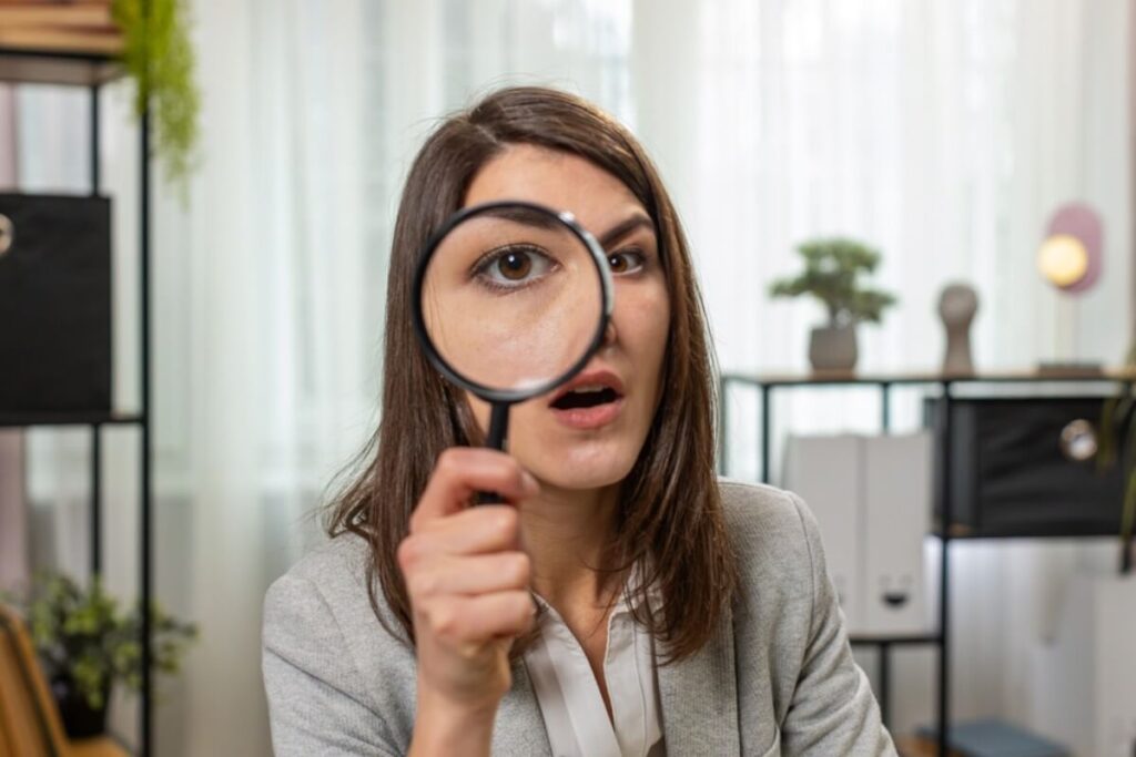 Women Over 40 Say These Relationship Patterns Took Years to Recognize ...